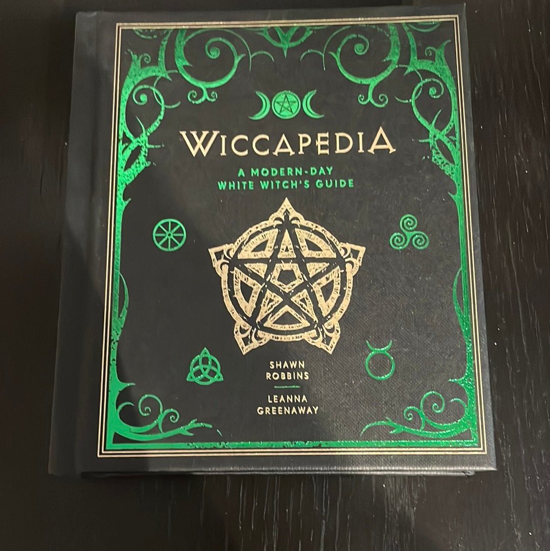 Wiccapedia By Shawn Robbins & Leanna Greenaway – Witch Chest